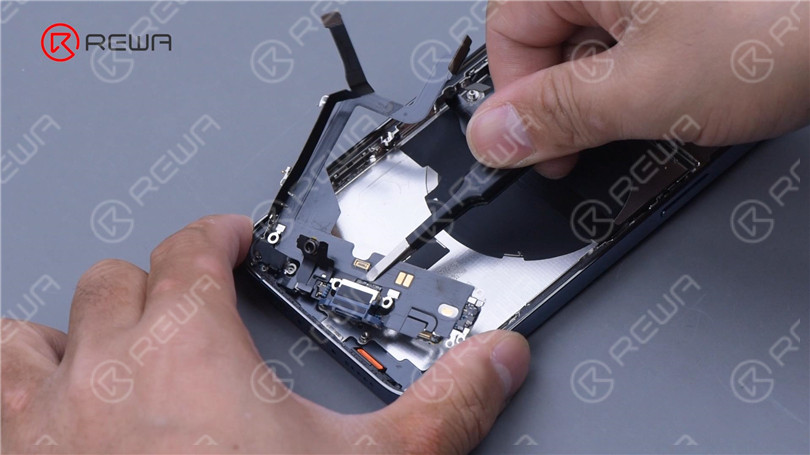 iPhone 13 Pro Teardown: